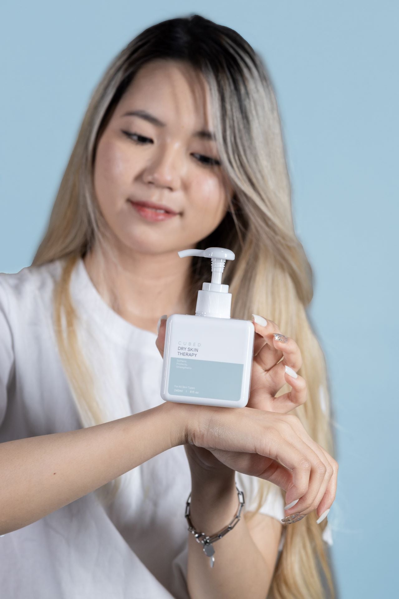 Cubed Dry Skin Therapy Daily Moisturizer For Itchy And Dry Skin To Repair Fine Lines