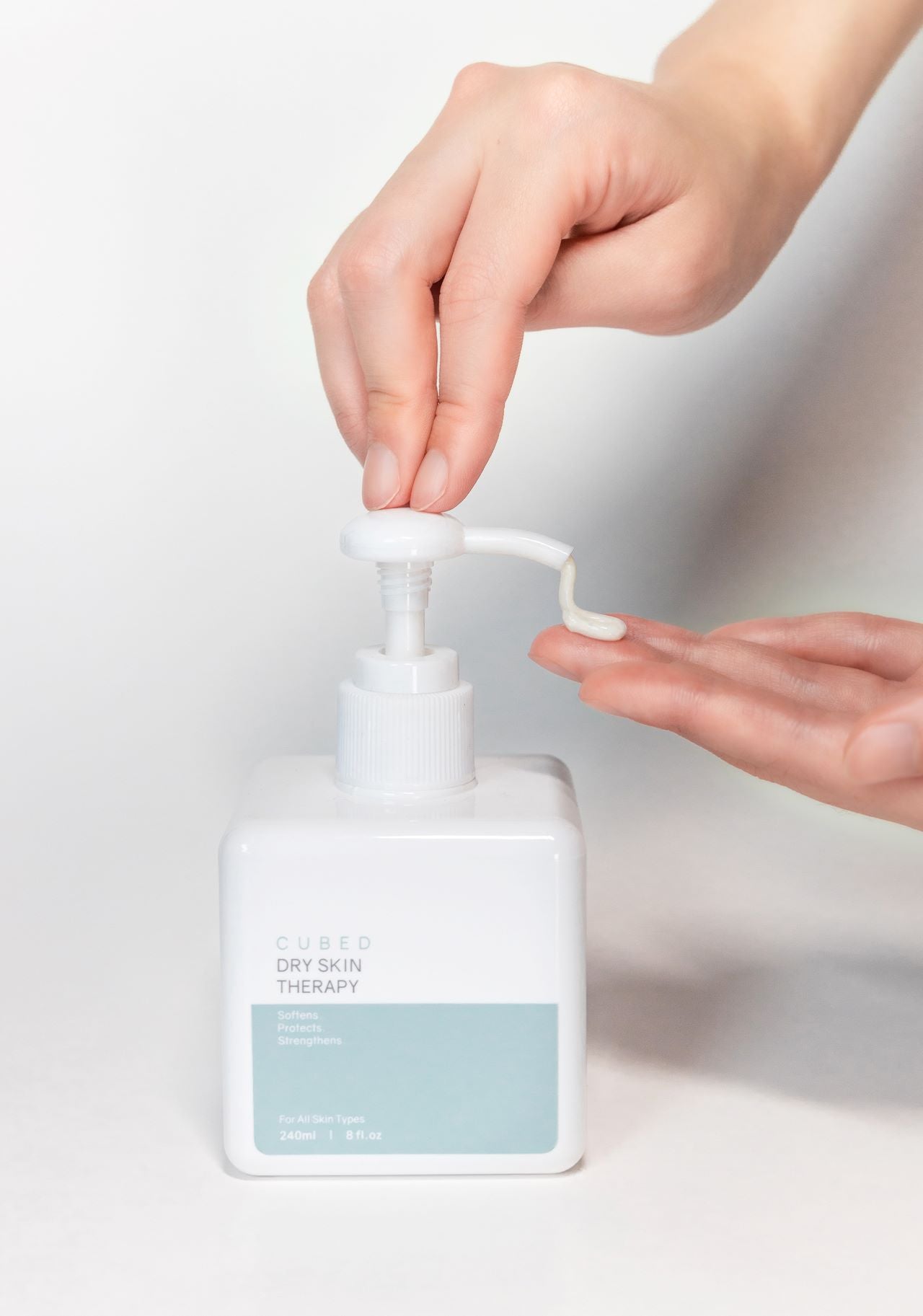 Cubed Dry Skin Therapy - Daily moisturizer for itchy and dry skin to repair fine lines ...